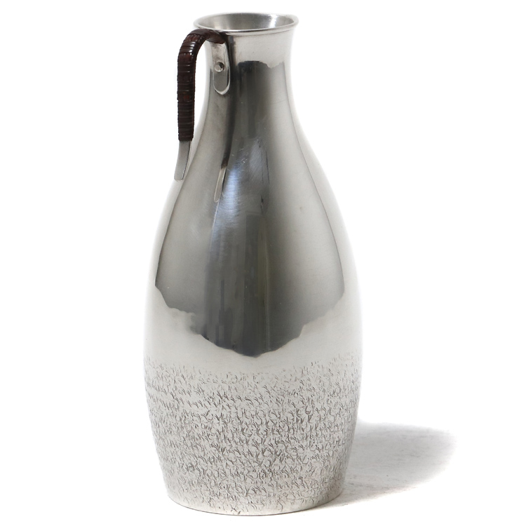 Серебряный кувшин для саке